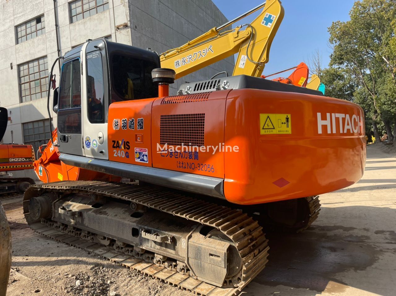 Hitachi ZX240-3G tracked excavator for sale China Shanghai, RQ38359