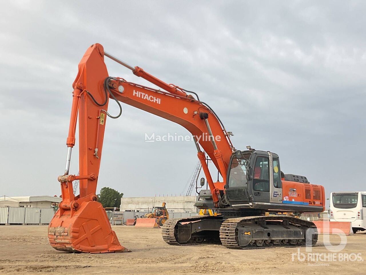 Buy Hitachi ZX360-3G tracked excavator by auction United Arab Emirates ...