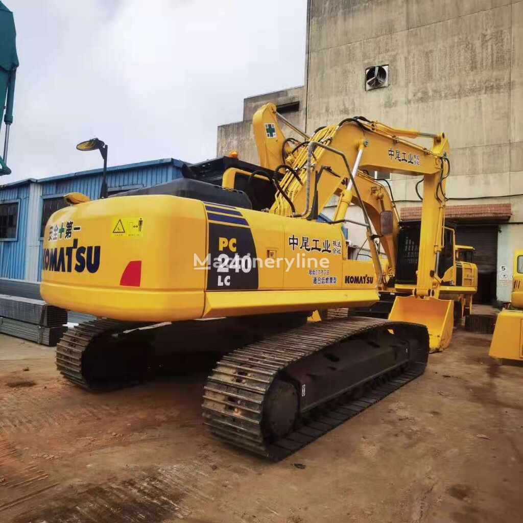 KOMATSU PC240-8 tracked excavator for sale China Shanghai, TZ26268