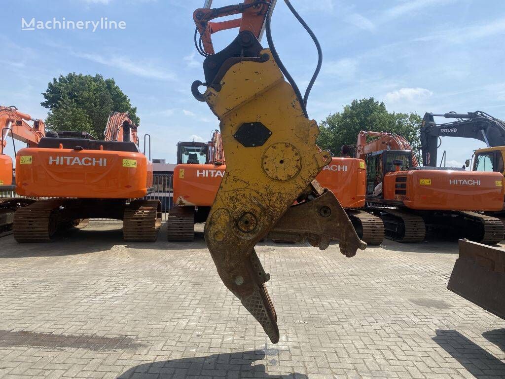 Okada CW 30/40 hydraulic shears for sale Netherlands Roosendaal, ZZ38500