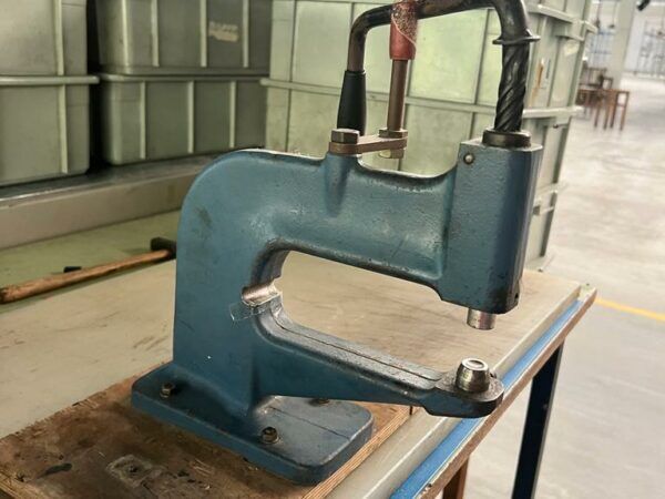 Prym SP 3/71 brake shoe riveting machine for sale Germany Salzgitter ...